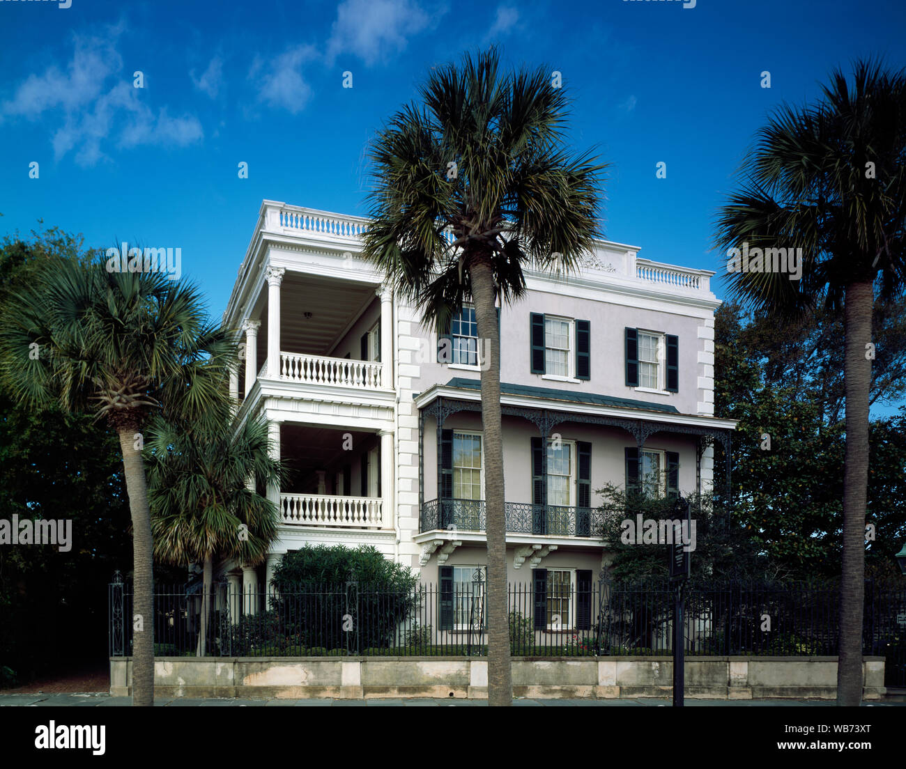 Federal style mansion hi-res stock photography and images - Alamy
