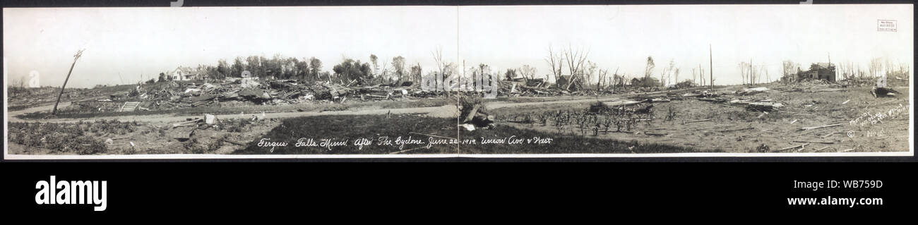 Fergus Falls, Minn. after the cyclone, June 22, 1919, Union Ave. and ...