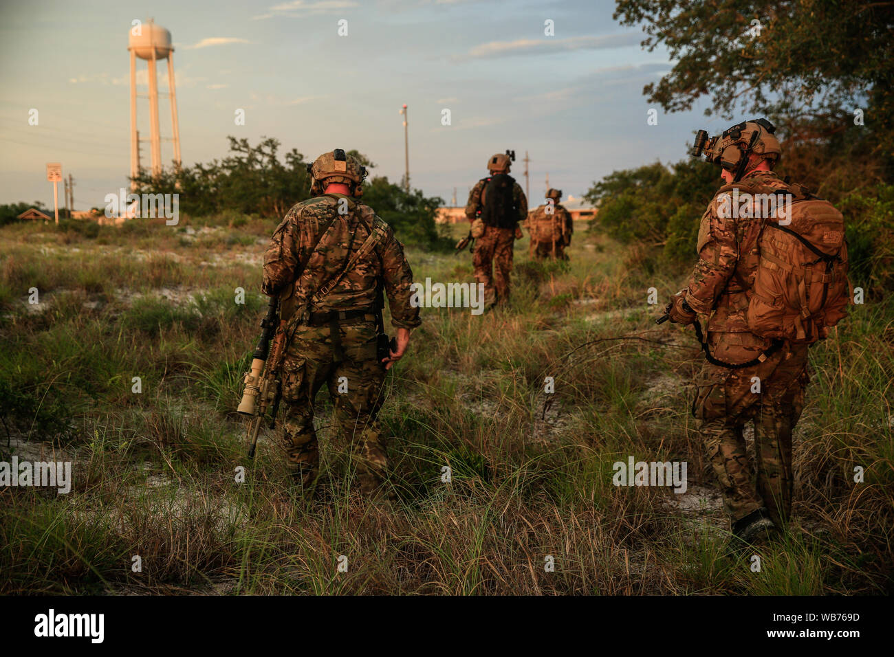 Special Forces Soldiers assigned to 3rd Special Group (Airborne ...