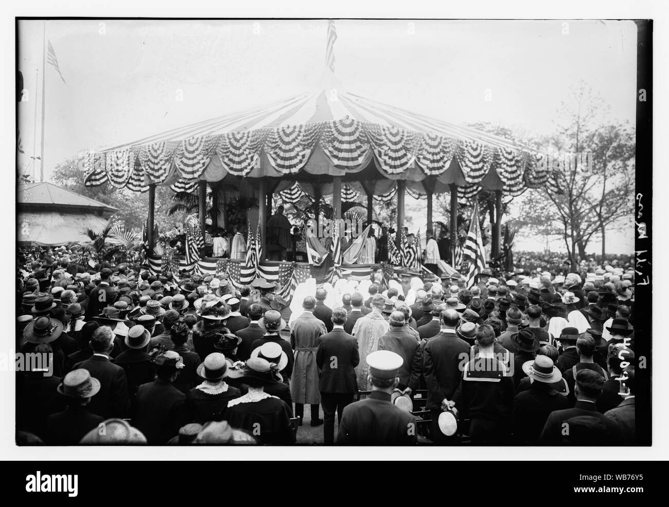 Negative mass hi-res stock photography and images - Alamy