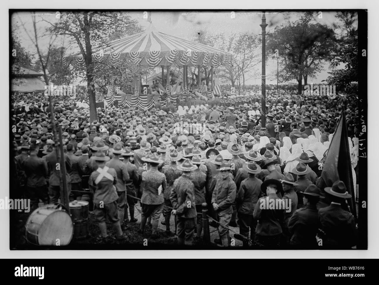 Negative mass hi-res stock photography and images - Alamy