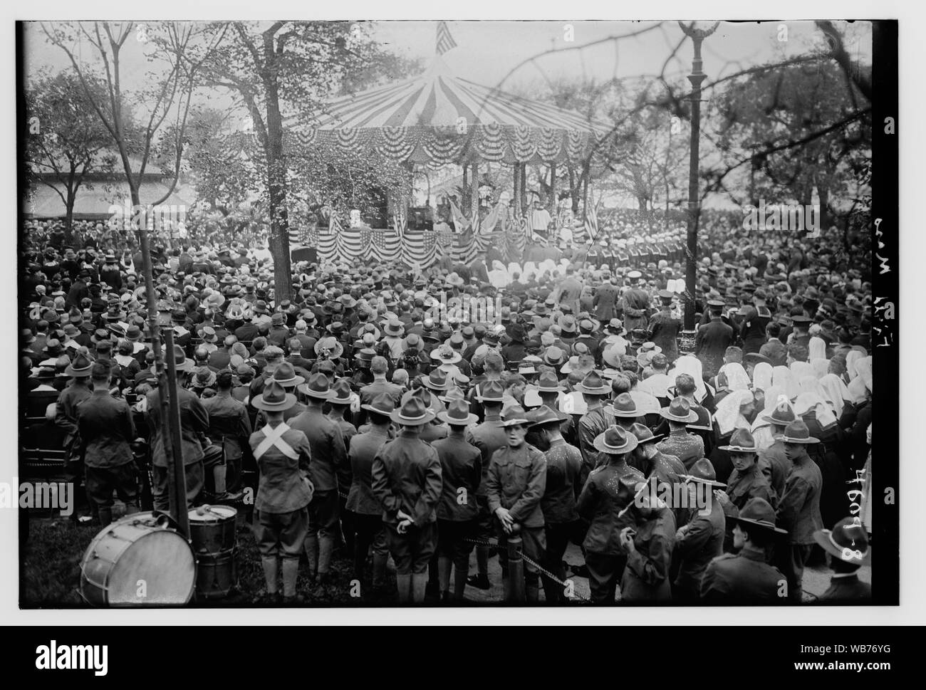 Negative mass hi-res stock photography and images - Alamy