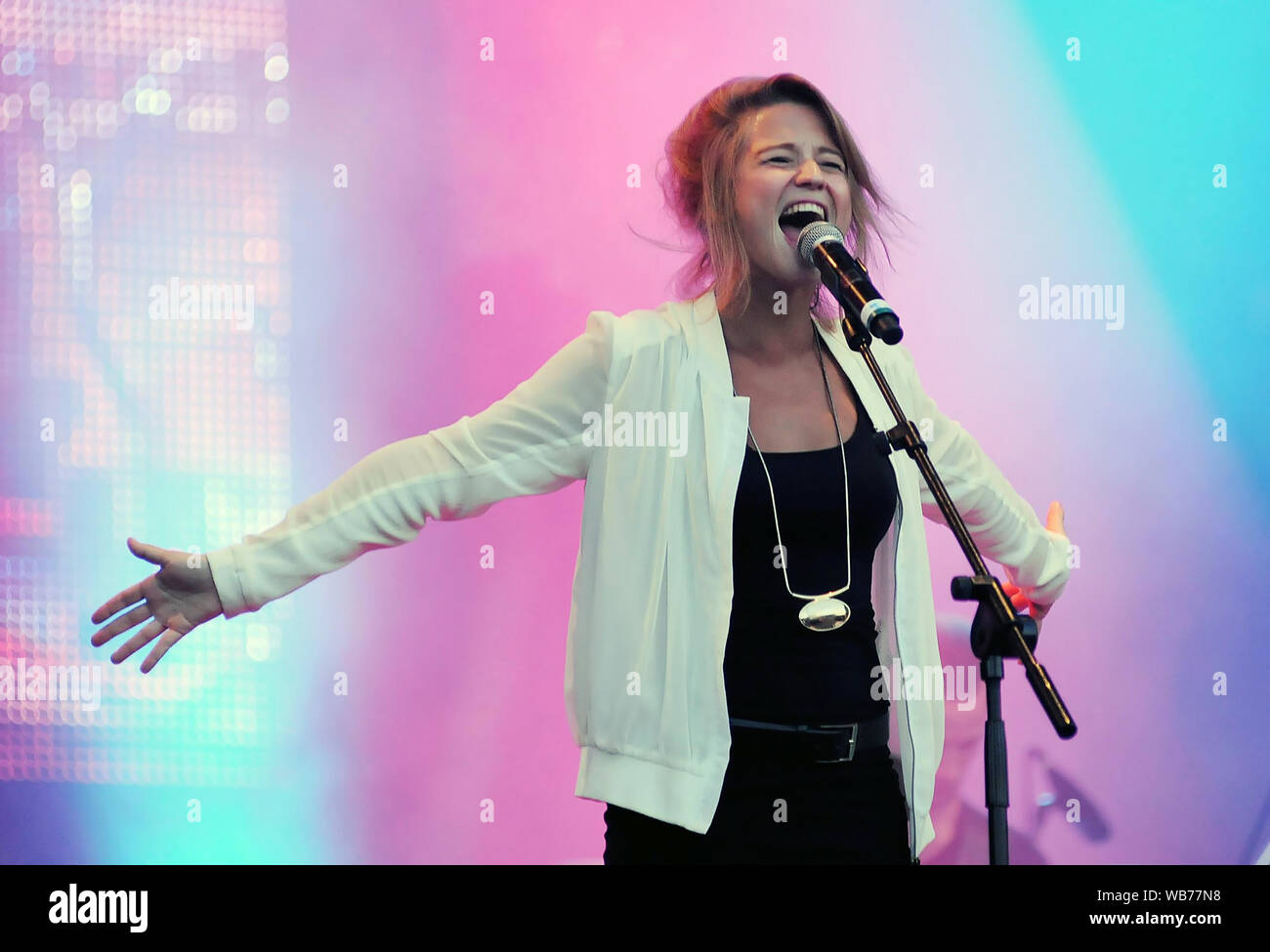 Soul singer woman hi-res stock photography and images - Alamy