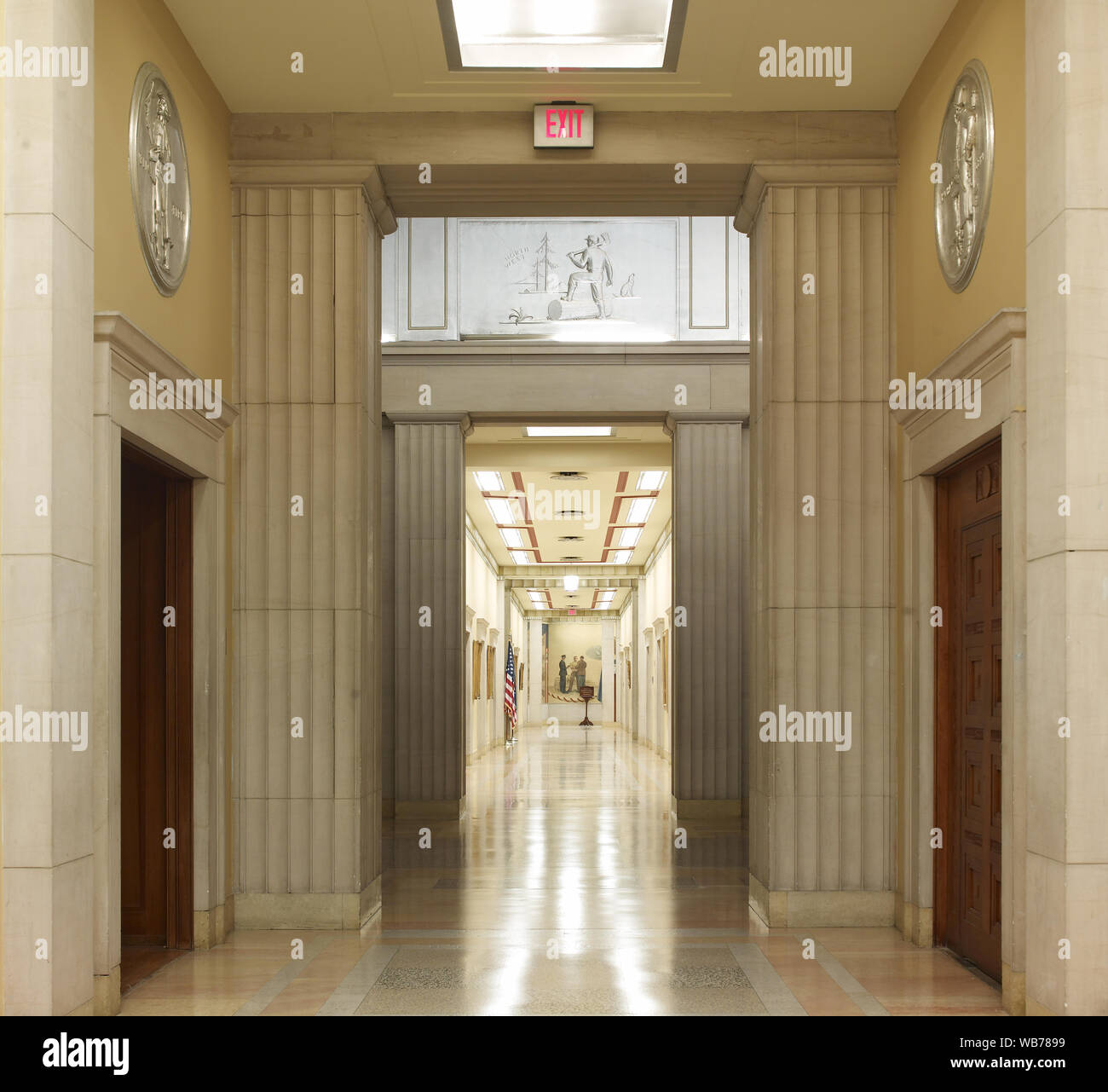 Elevator bank hi-res stock photography and images - Alamy