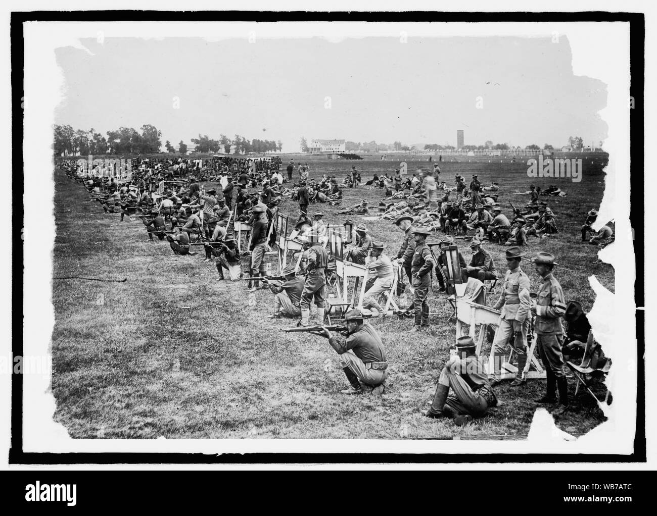 Firing line hi-res stock photography and images - Alamy