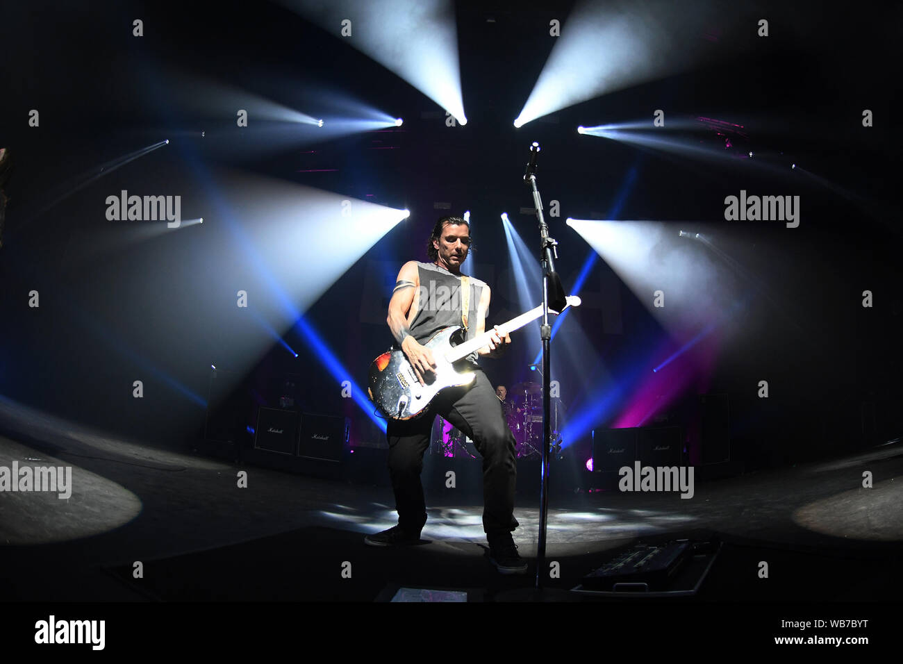 Gavin rossdale bush band hi-res stock photography and images - Alamy