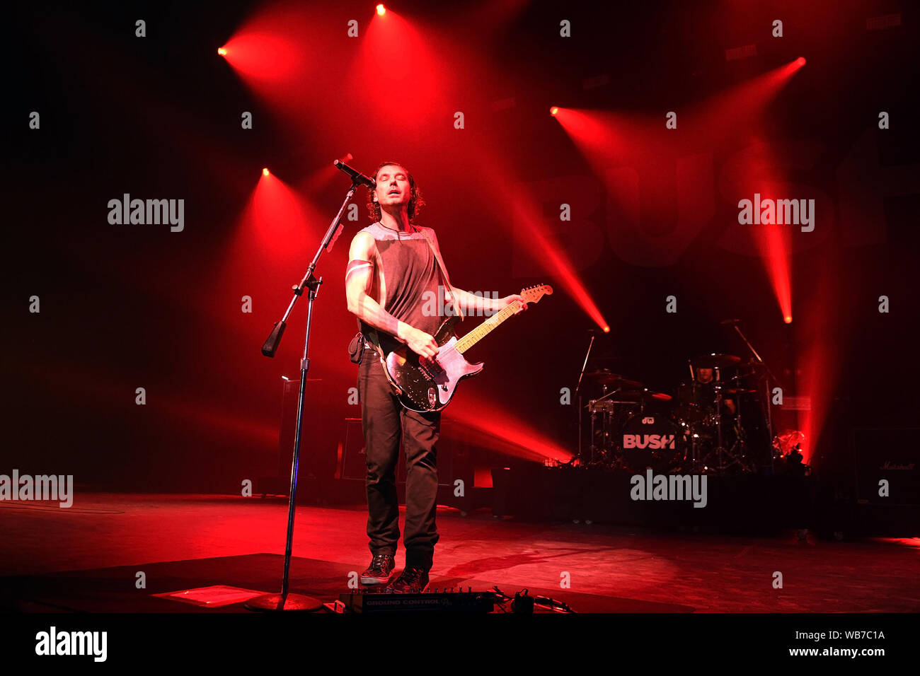 Gavin rossdale english rock band bush hi-res stock photography and ...