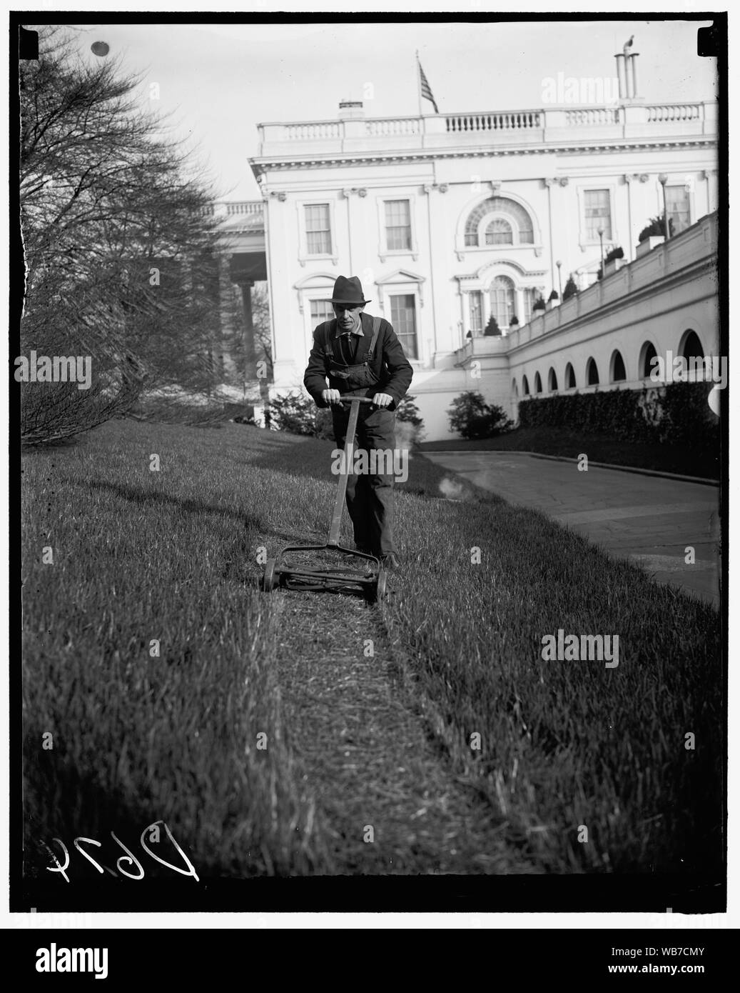 4 5 weeks Black and White Stock Photos & Images - Alamy