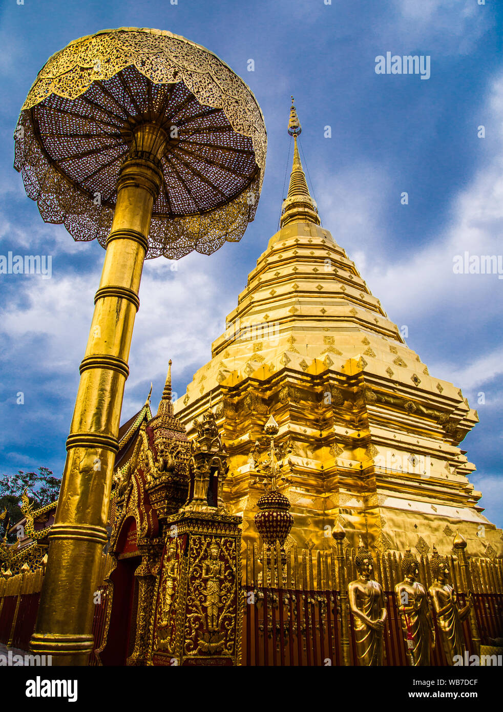 White temple chiang rai detail hi-res stock photography and images - Alamy