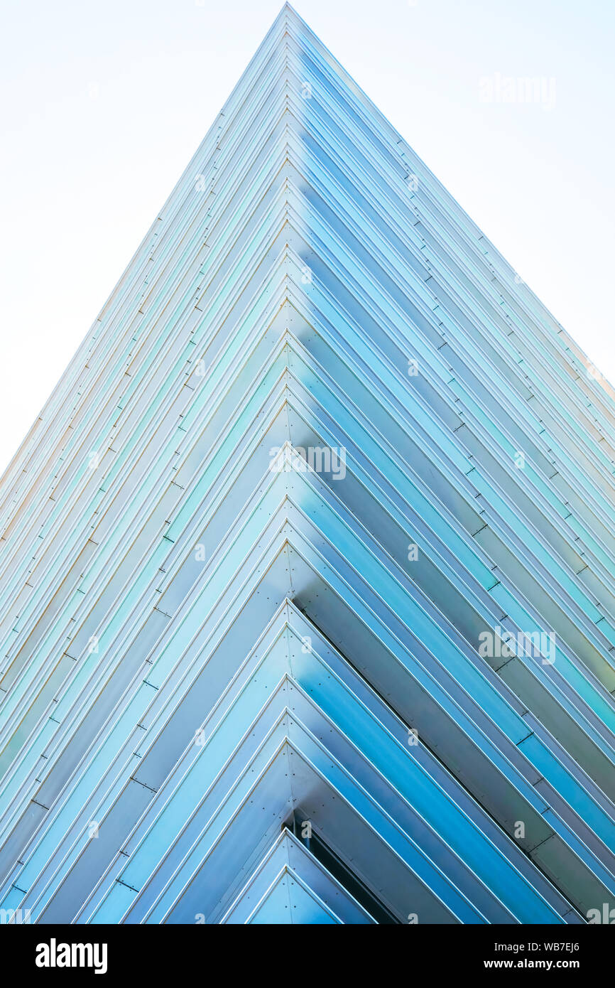 Geometry of the modern futuristic steel and glass skyscraper ...