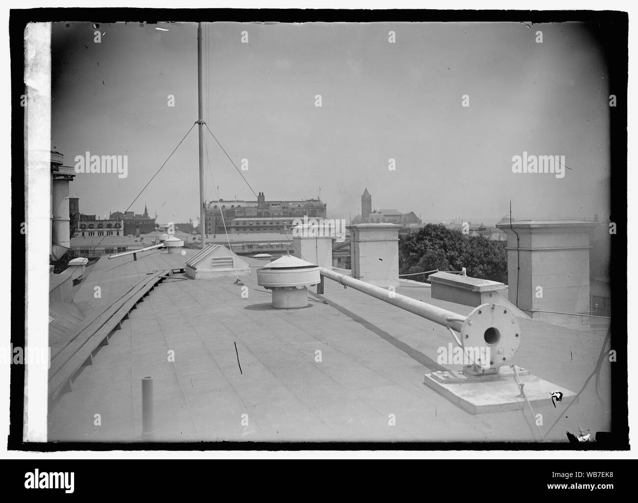 Negative poles hi-res stock photography and images - Alamy