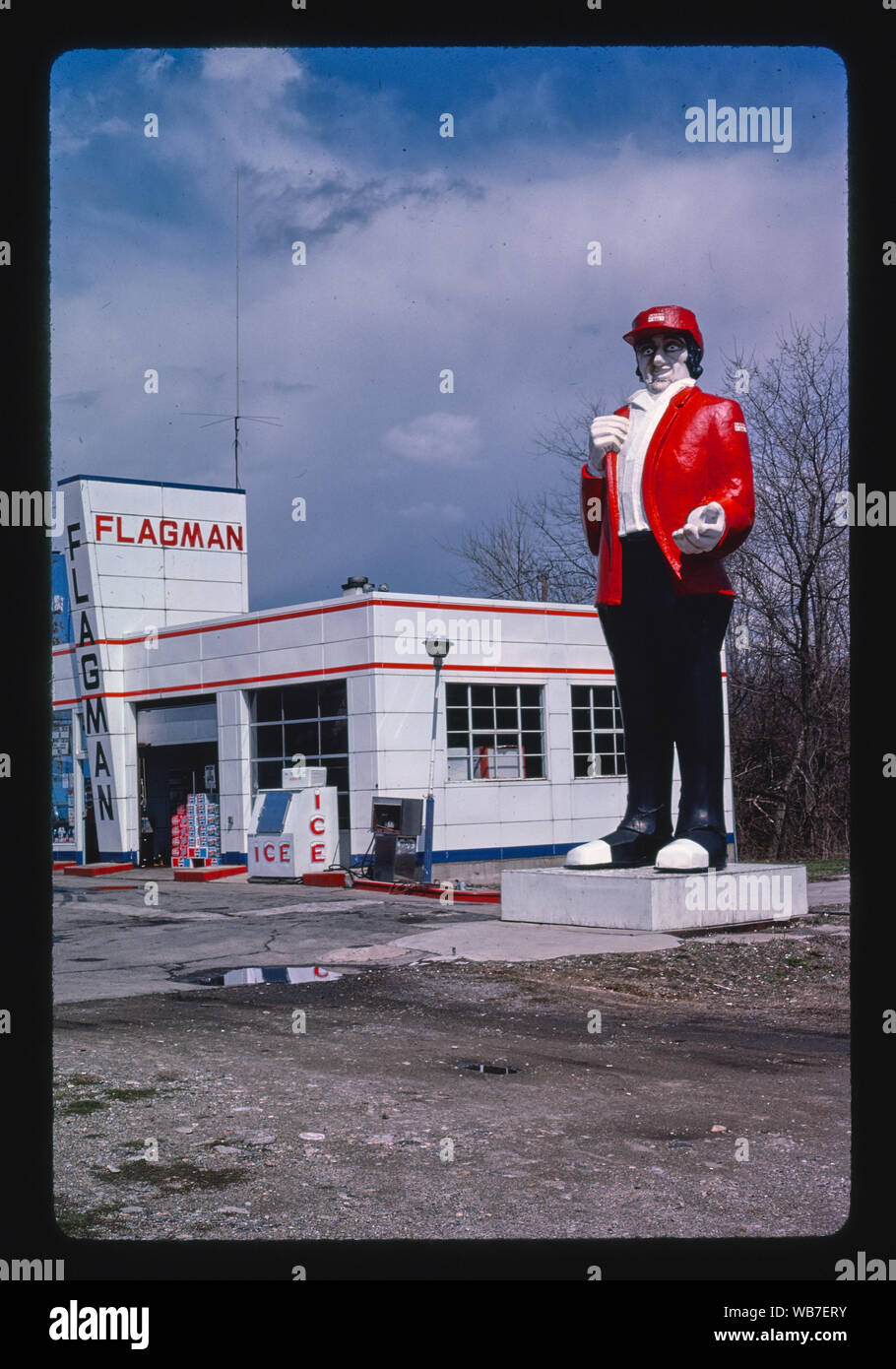 Flagman gas station hi-res stock photography and images - Alamy
