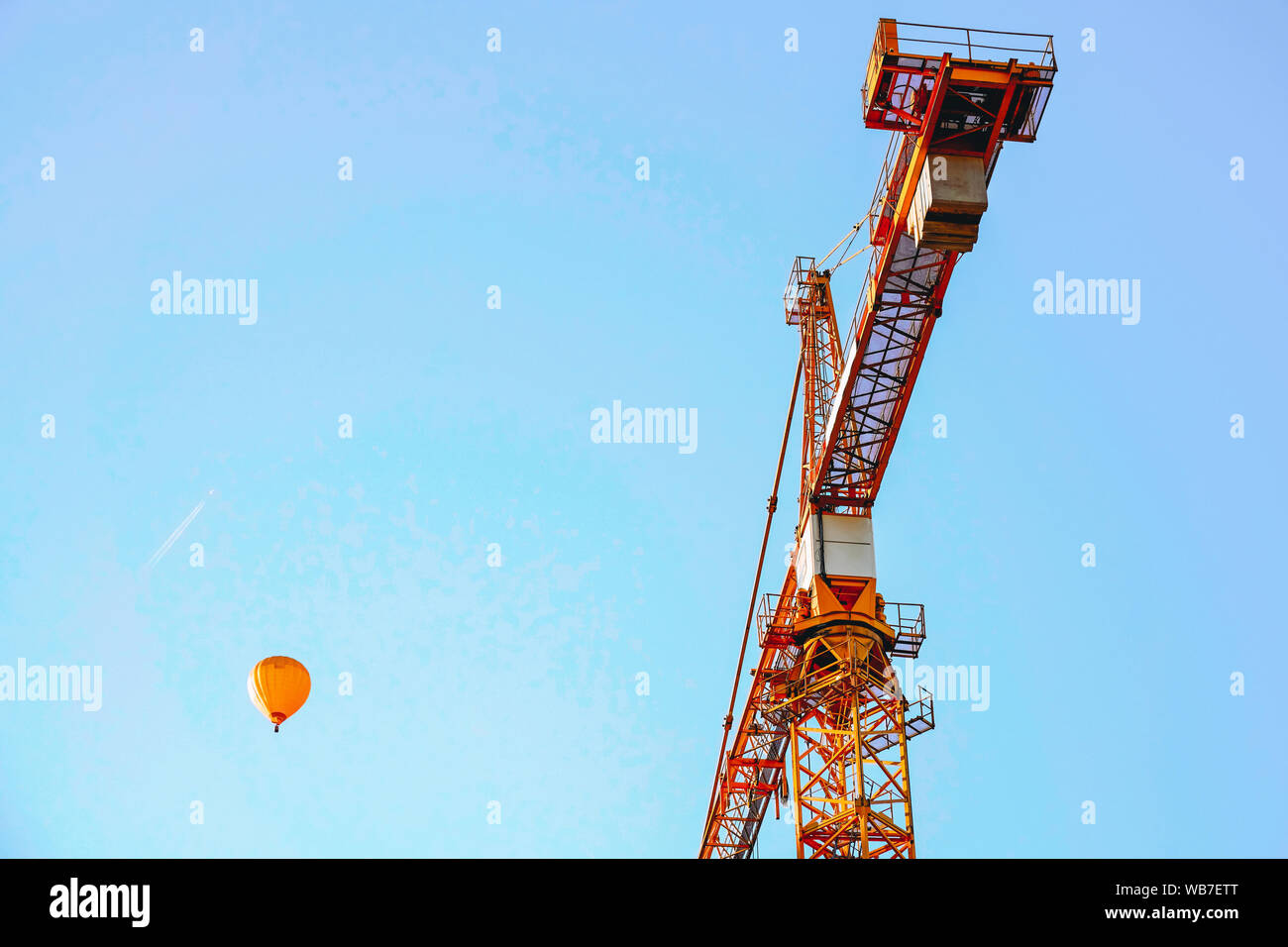 Balloon crane hi-res stock photography and images - Alamy