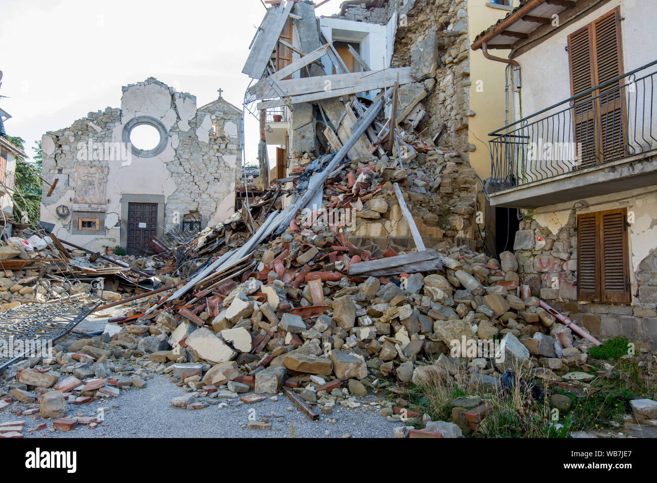 City destroyed by an earthquake Stock Photo - Alamy