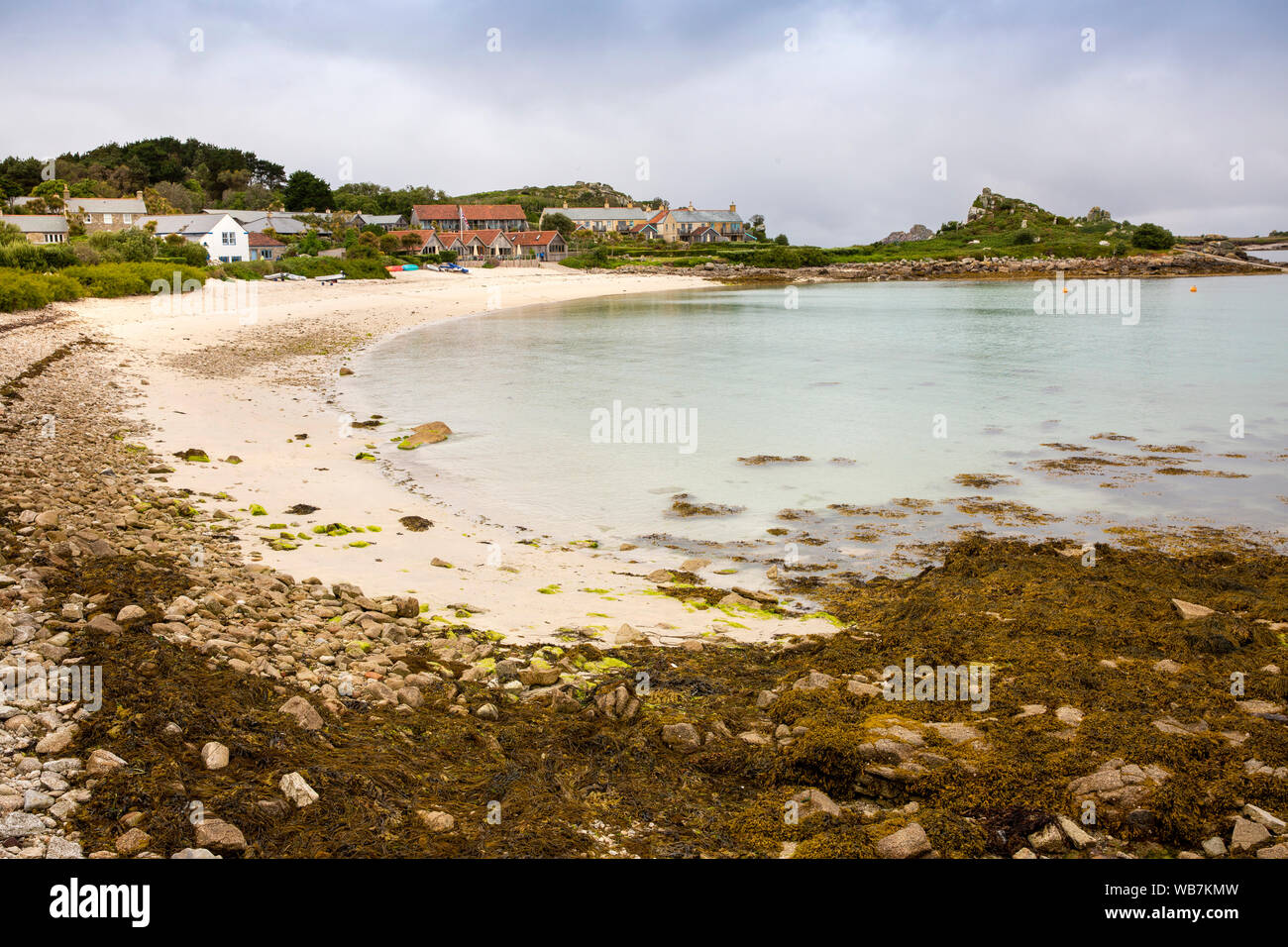 UK, England, Scilly Islands, Tresco, Old Grimsby, Raven’s Porth beach ...