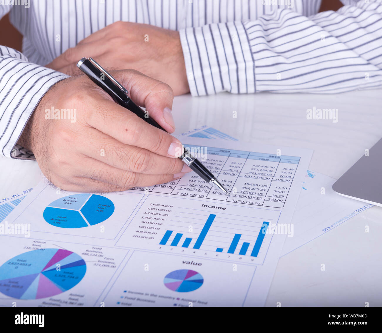 Information ratio hi-res stock photography and images - Alamy