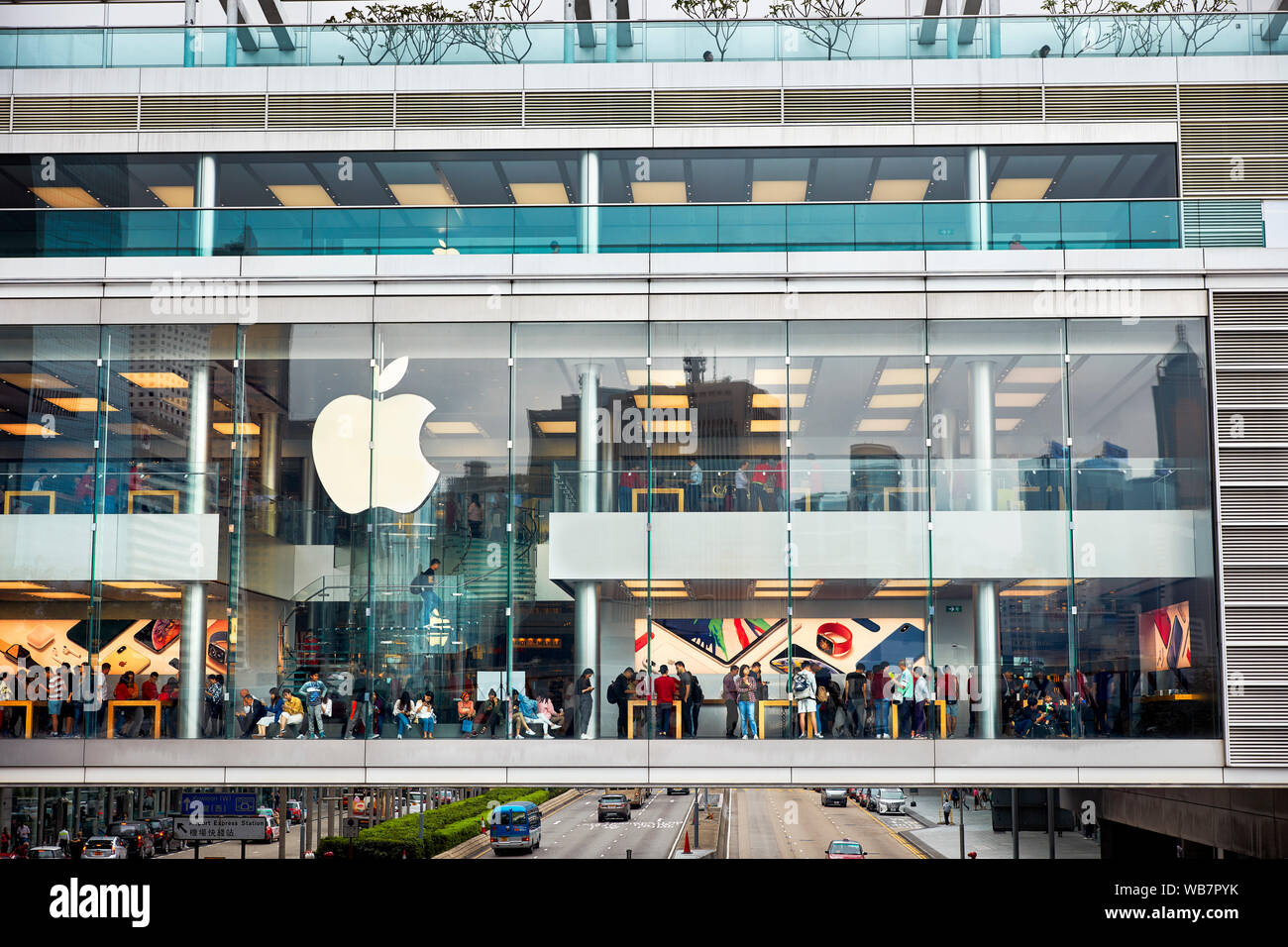 Apple store facade hi-res stock photography and images - Alamy