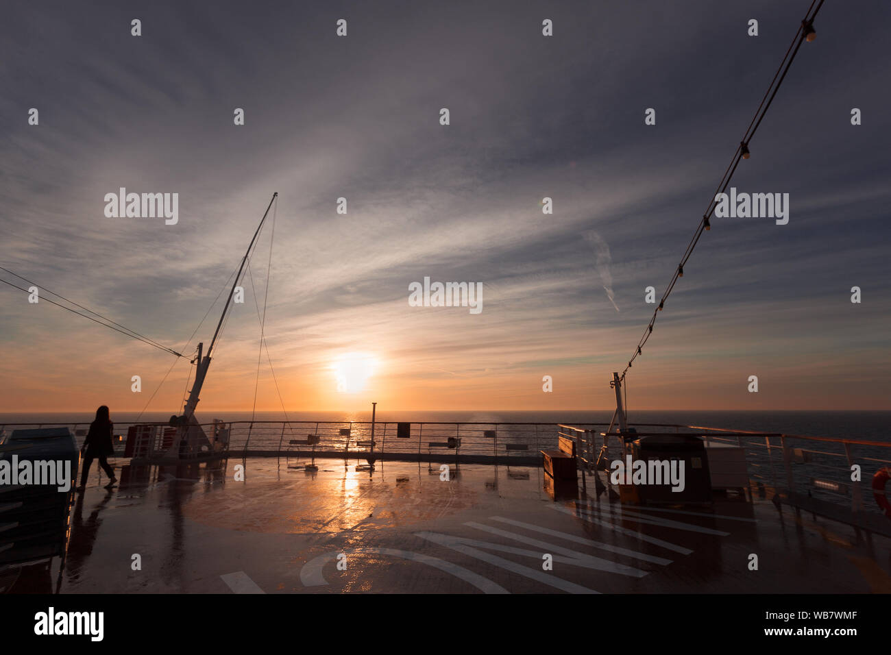 Cruise ship seen from the stern hi-res stock photography and images - Alamy