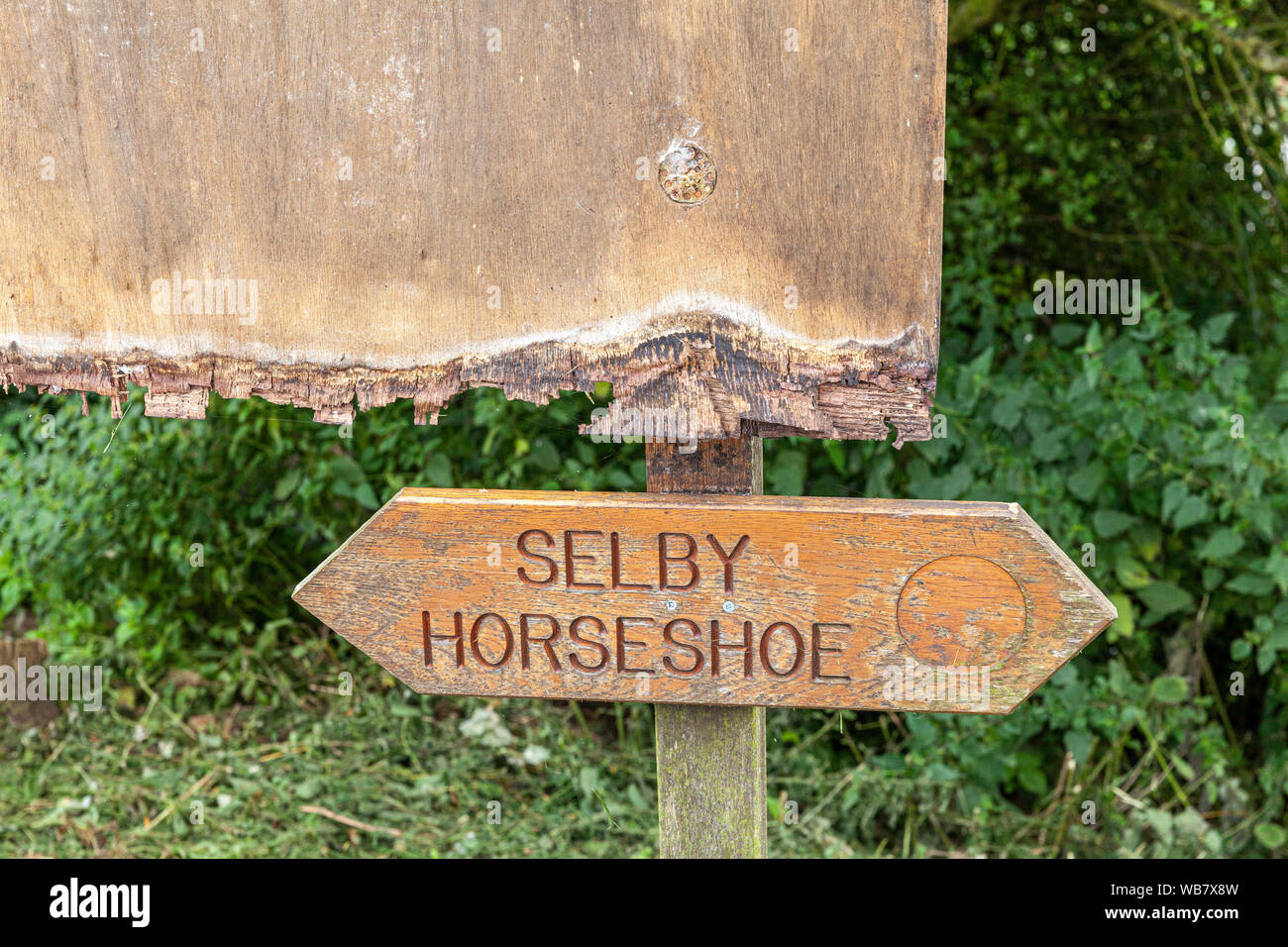Wooden canal sign hi-res stock photography and images - Alamy