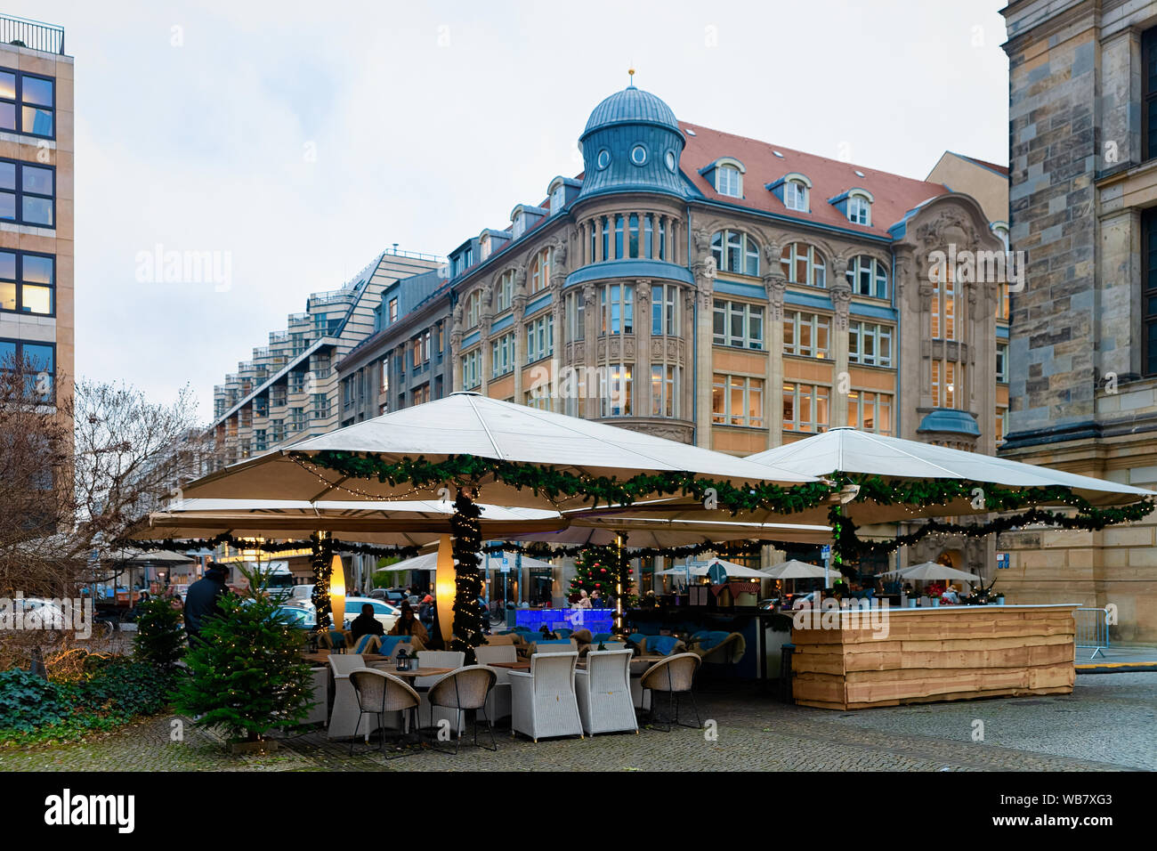 Old kiosk cafe with outdoor tables hi-res stock photography and images ...