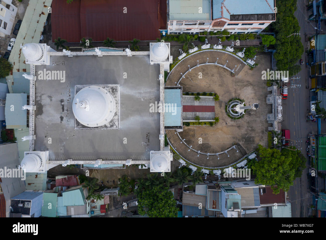 Circular driveway hi-res stock photography and images - Alamy