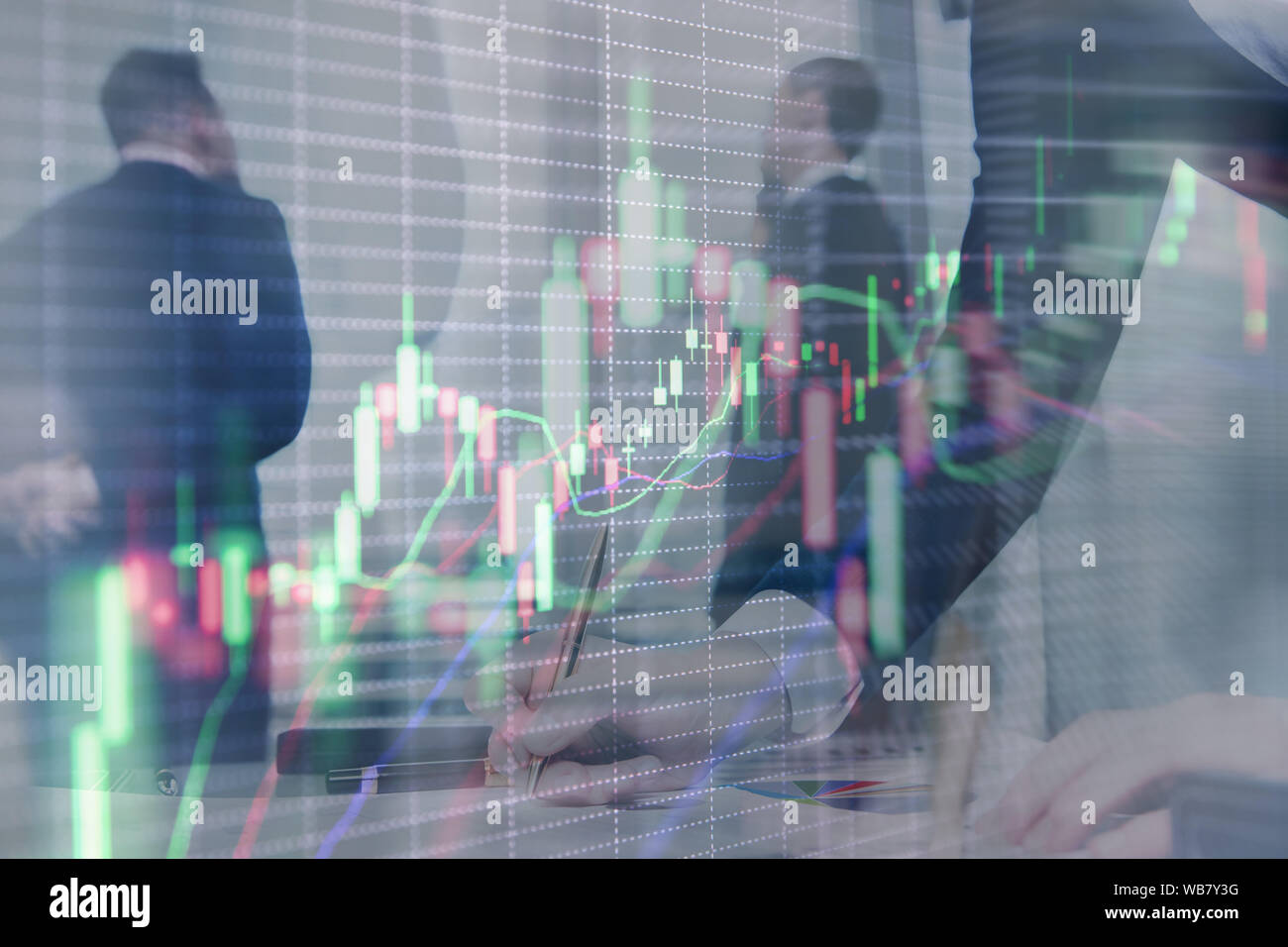 Traders discuss a trading plan. Stock market Stock Photo - Alamy