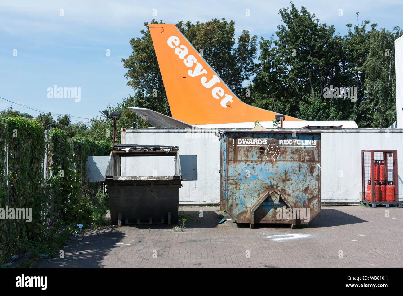 Refuse logo hi-res stock photography and images - Alamy