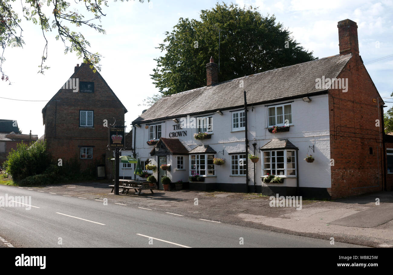 The Crown pub, Gawcott, Buckinghamshire, England, UK Stock Photo - Alamy