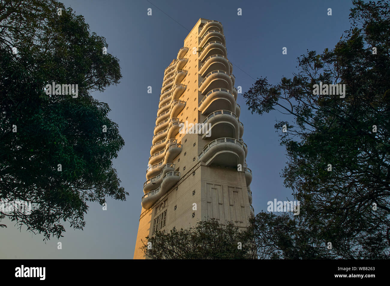 24-Jan-2004-Architecture towering Buckley Court , Colaba , Bombay ...