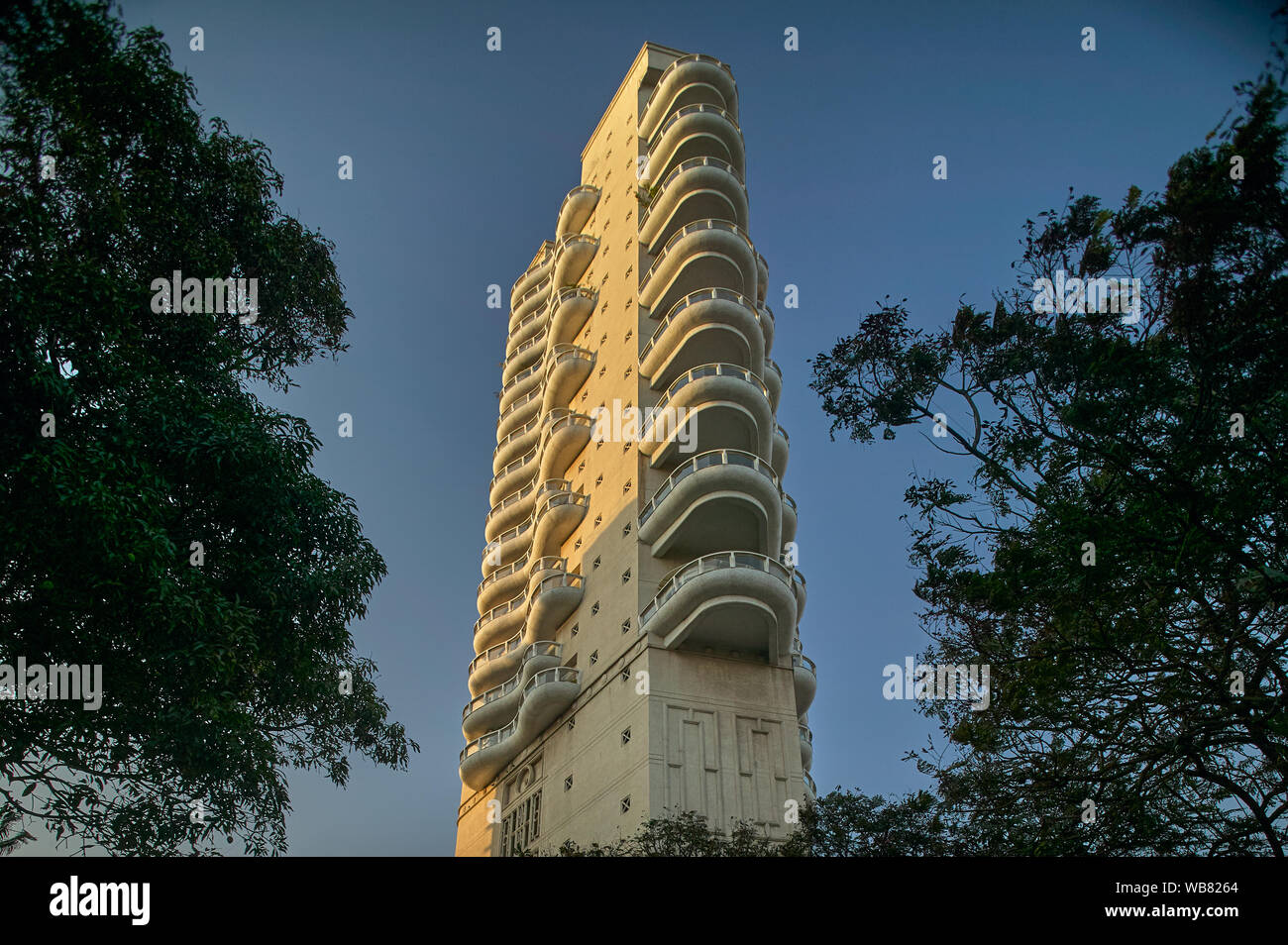 24-Jan-2004-Architecture towering Buckley Court , Colaba , Bombay ...