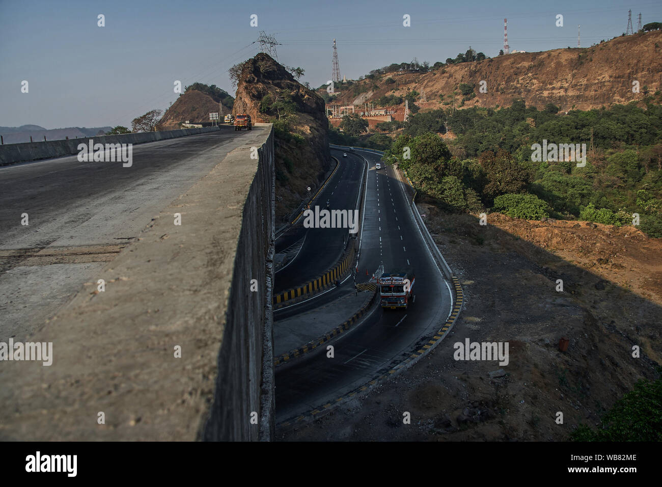 Mumbai pune expressway hi-res stock photography and images - Alamy