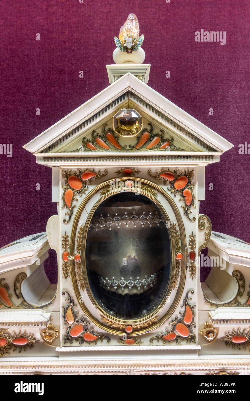 Sacred relics hi-res stock photography and images - Alamy