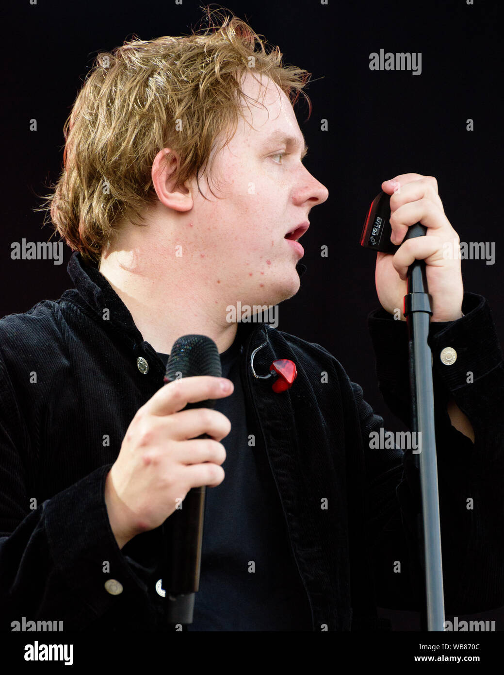 Lewis capaldi someone you loved hi-res stock photography and images - Alamy