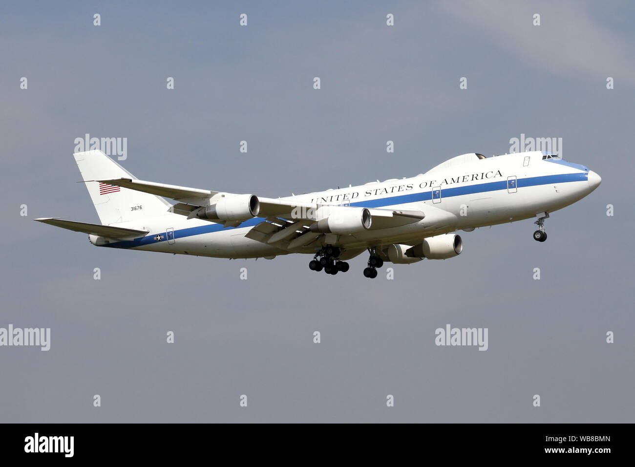 E 4b aircraft hi-res stock photography and images - Alamy