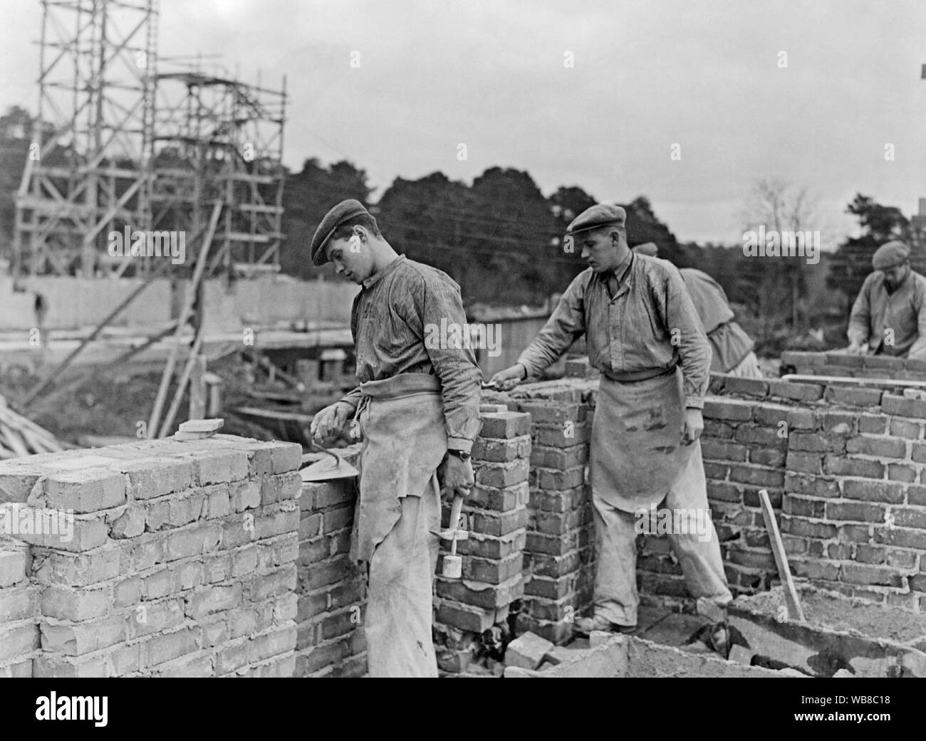 Bricklayer history hi-res stock photography and images - Alamy