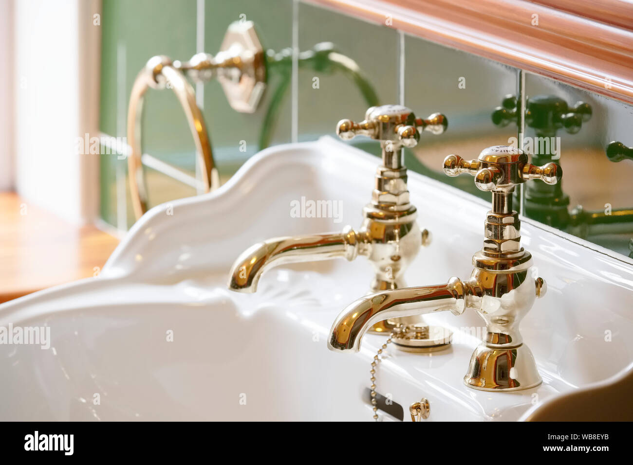Tapsin Logo New Luxury Hotel Vintage Brass Gold Plated Pillar Taps In