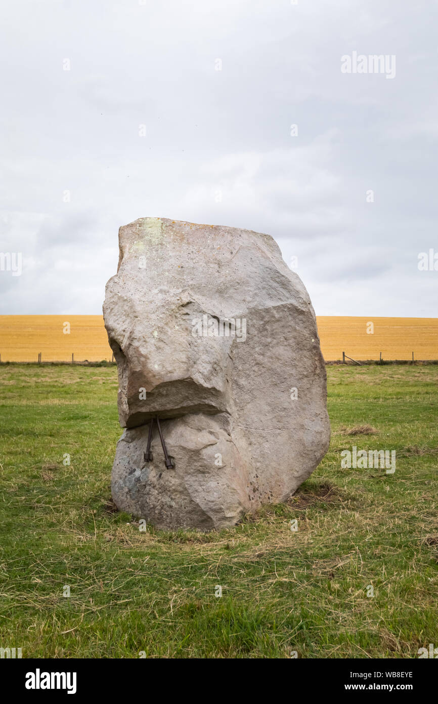 Avebury Stones, Prehistoric Avebury Stone Circle, Wiltshire, England ...