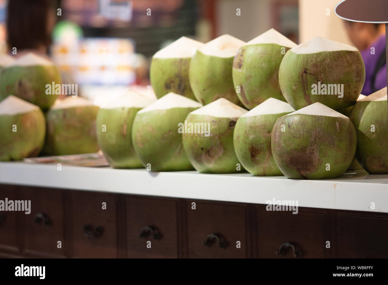 Coconut shop hi-res stock photography and images - Alamy