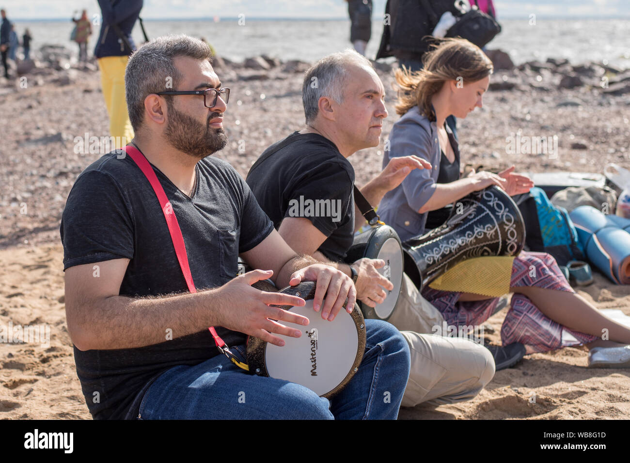 Play the drums hi-res stock photography and images - Alamy