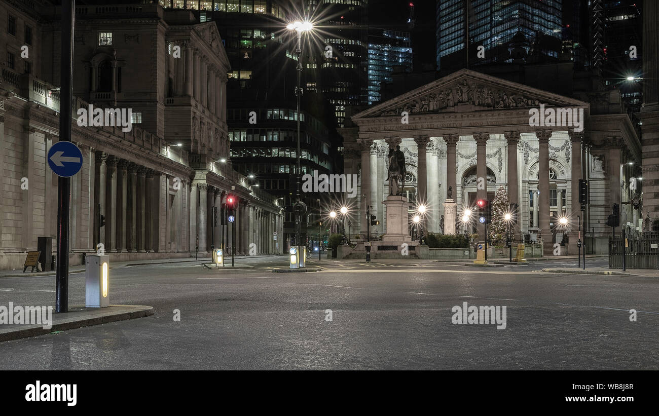 Old london bus night hi-res stock photography and images - Alamy