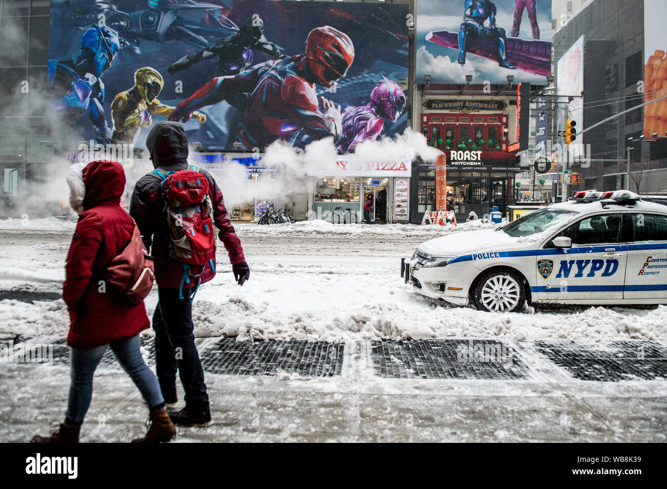 Superheroes hi-res stock photography and images - Alamy