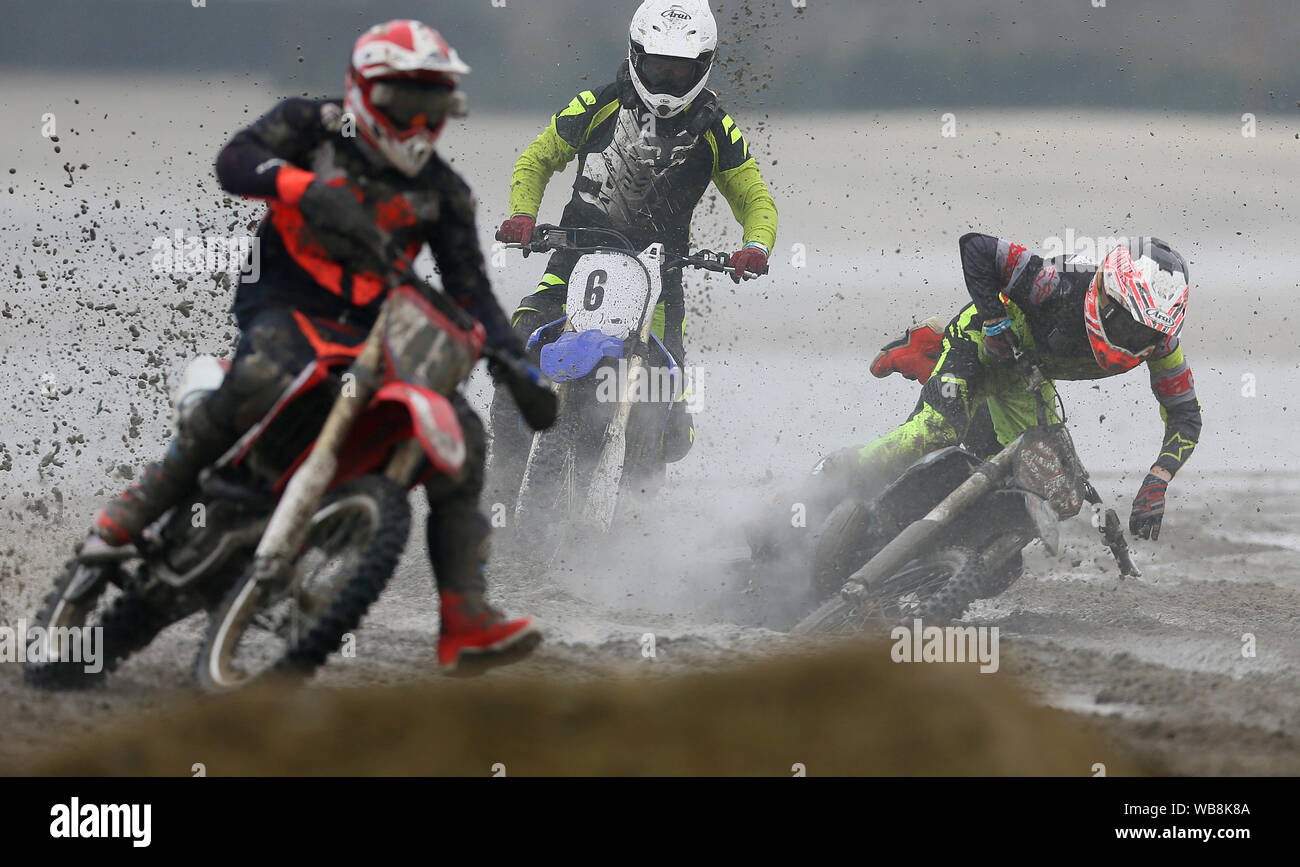 Competitors take part in the inaugural Rockabill Off-Road Racing Beach ...