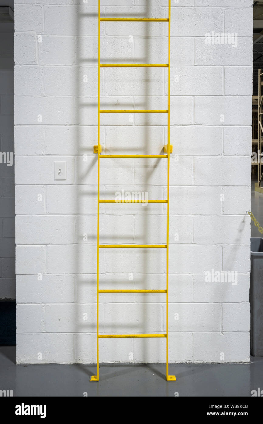 Metal ladder steps hi-res stock photography and images - Alamy