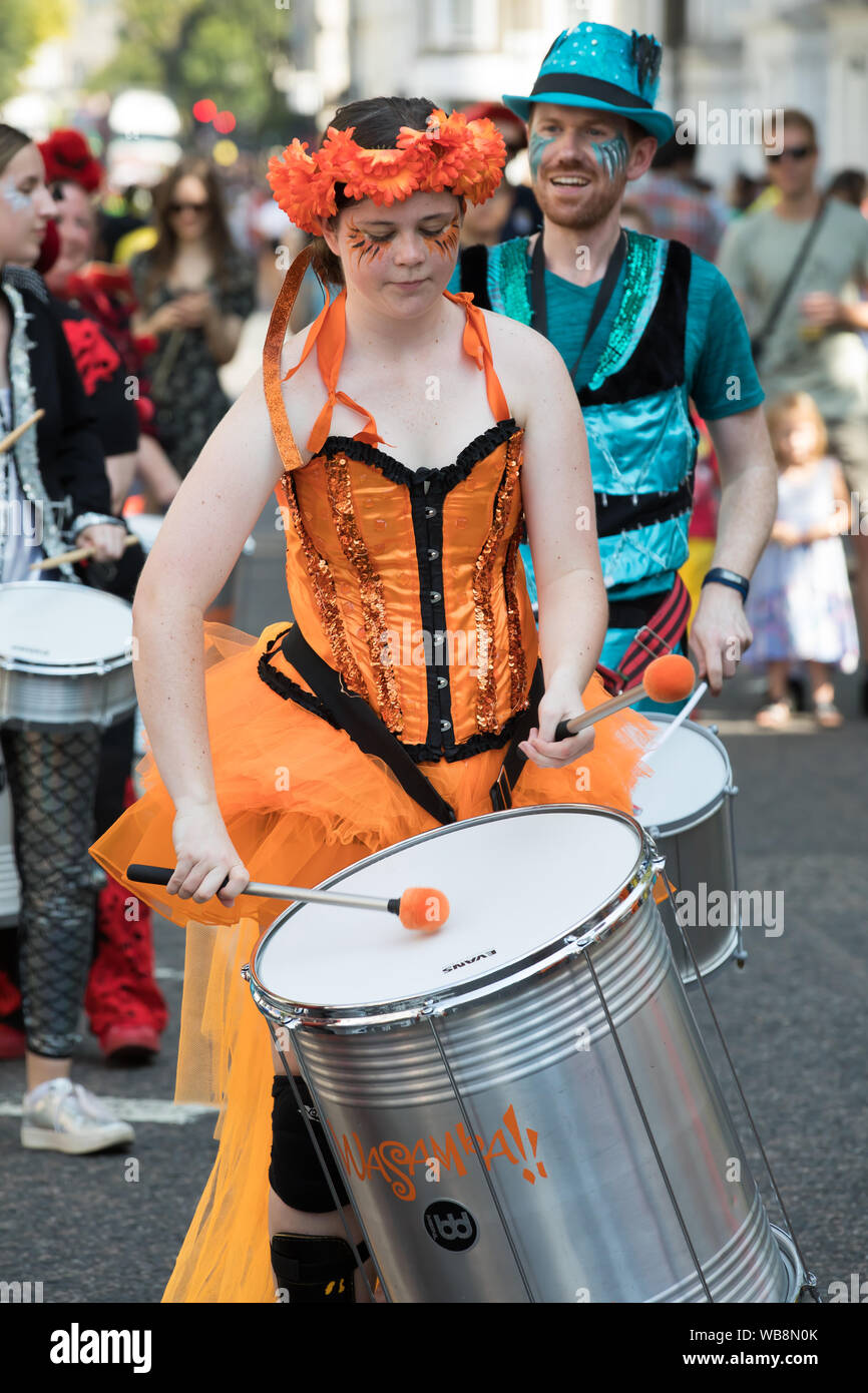 Flamboyant costumes hi-res stock photography and images - Alamy