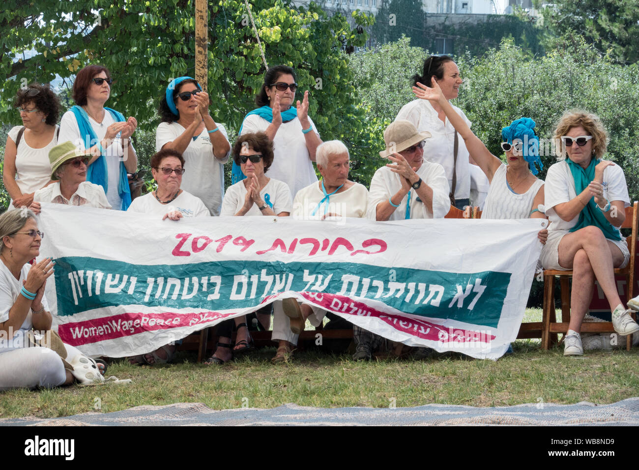 Peace agreement day hi-res stock photography and images - Alamy