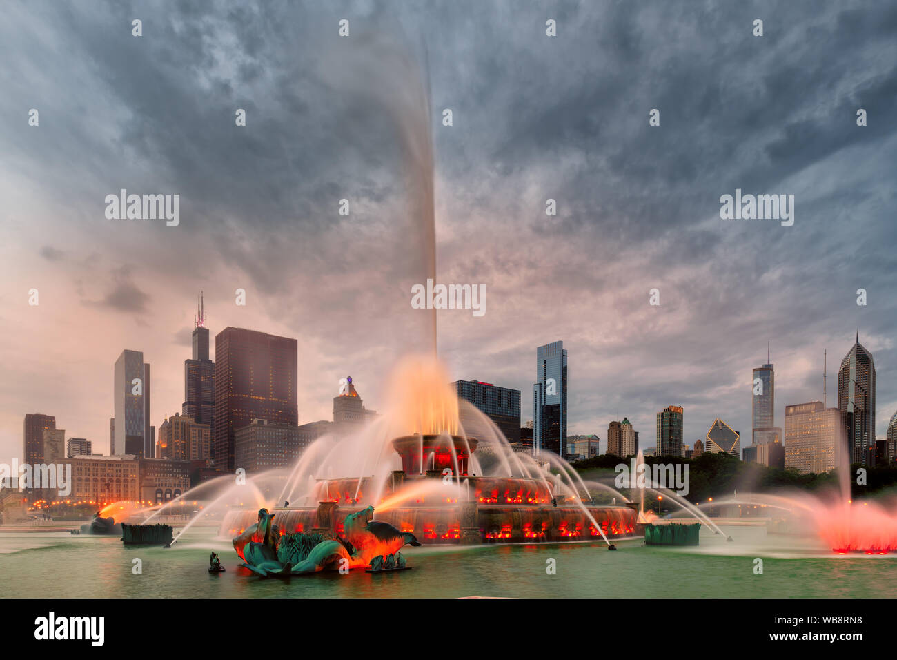 Panoramic chicago skyline hi-res stock photography and images - Alamy