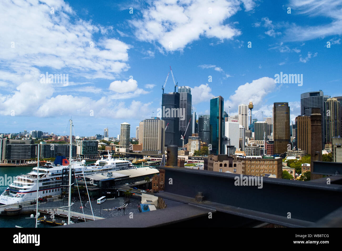 Sydney harbor bridge opera house aerial hi-res stock photography and ...