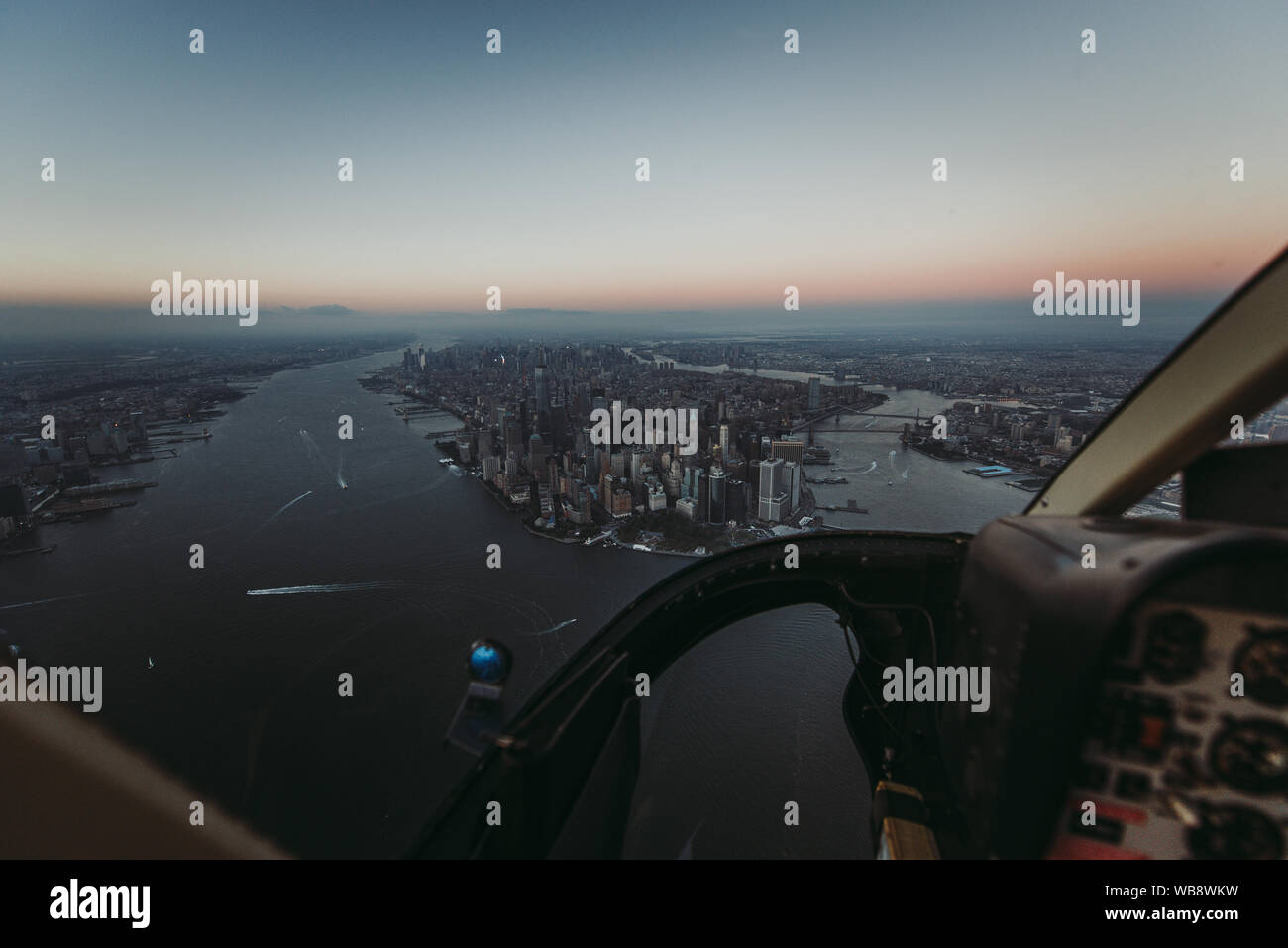 Helicopter pov hi-res stock photography and images - Alamy