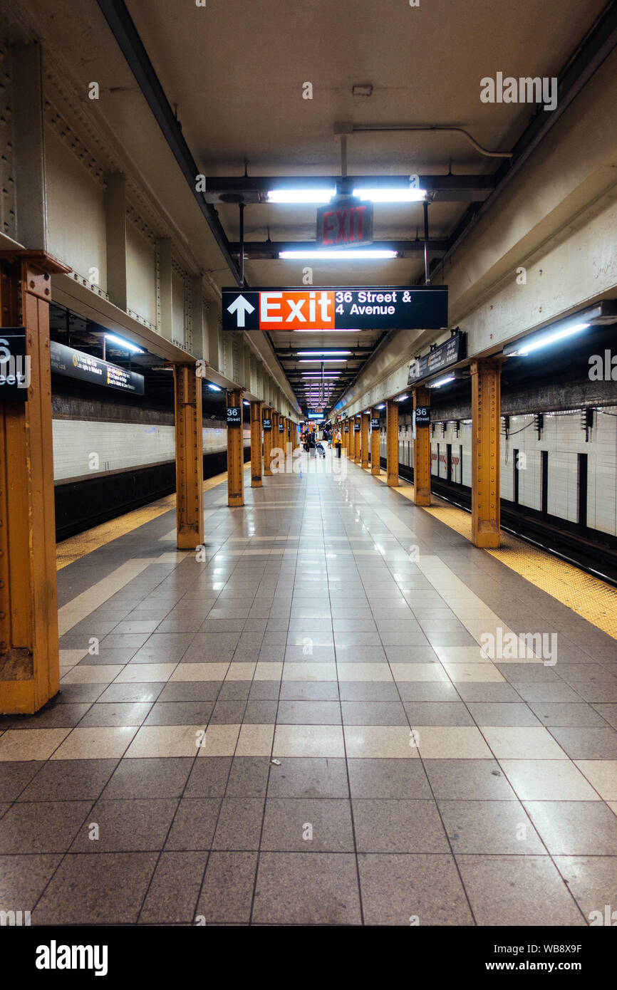 New york subway station underground Stock Photo - Alamy