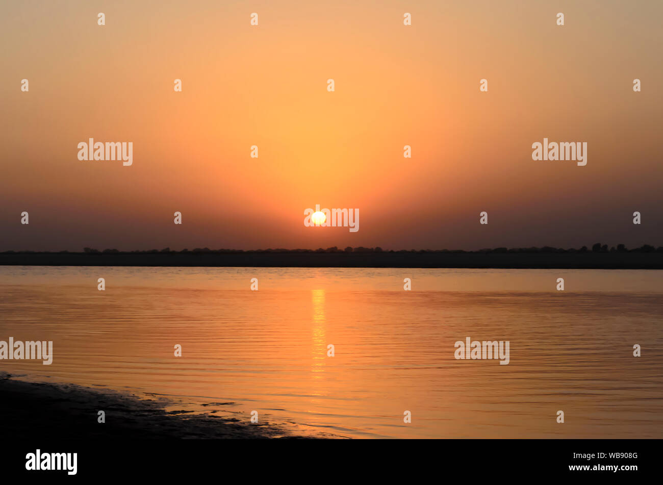 Beauty in pakistan hi-res stock photography and images - Alamy